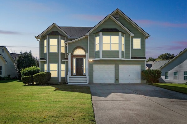 New! Modern 6br Haven W/ Playroom, Gym & Deck! - Cartersville, GA