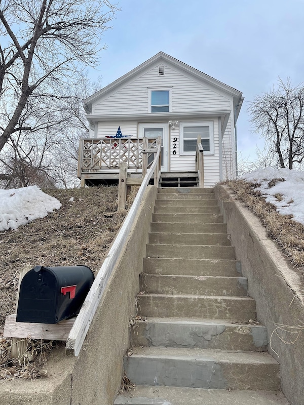 Hilltop Firecracker- A 2 Bedroom Homestead Near The Denny & Downtown Sioux Falls - サウス・ダコタ