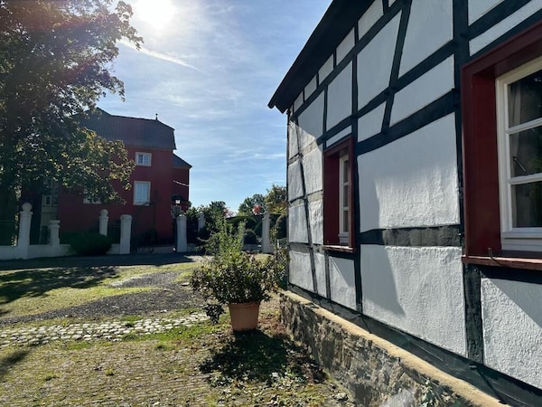 Verbringen Sie Ihren Nächsten Urlaub Auf Dem Gelände Einer Burg - Rheinbach