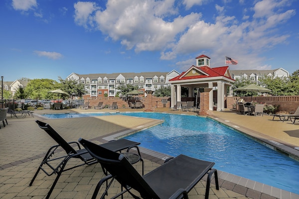 H4n Watermark - 1 Bedroom Apartment In Norfolk - Norfolk, VA