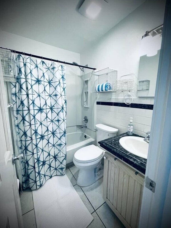 01 Wonderful Port Apartment #5 - 2 Bedroom - Sunrise, FL