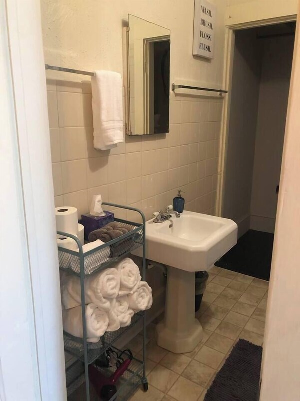 11 Serene Apartment - 1 Bedroom - Greenville, SC