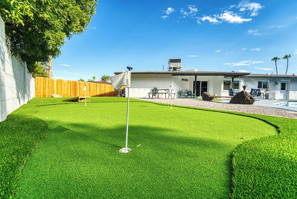 3br Sleeps 8 Pool Putting Green Bqq Large Island! - Mesa, AZ