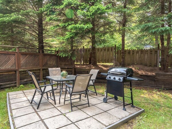 Evora Cozy 2br Chalet Fireplace & Bbq Val-david - Laurentides