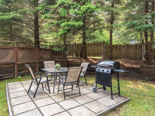 Evora Cozy 2br Chalet Fireplace & Bbq Val-david - Laurentides