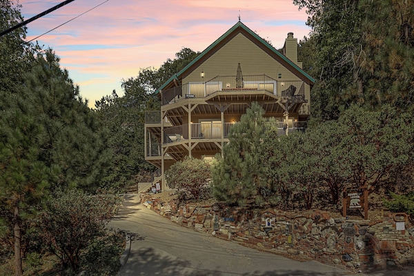 Bearfoot Lodge Near Hiking & Skiing! - Lake Arrowhead, CA