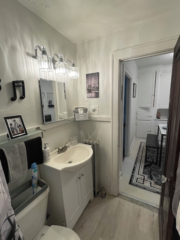 Motown Music Lovers Suite - Roseville, MI
