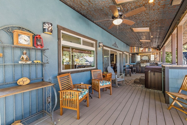 Hot Tub, Mnt. Views, A/c, Downtown -  Eco Chalet! - Arizona