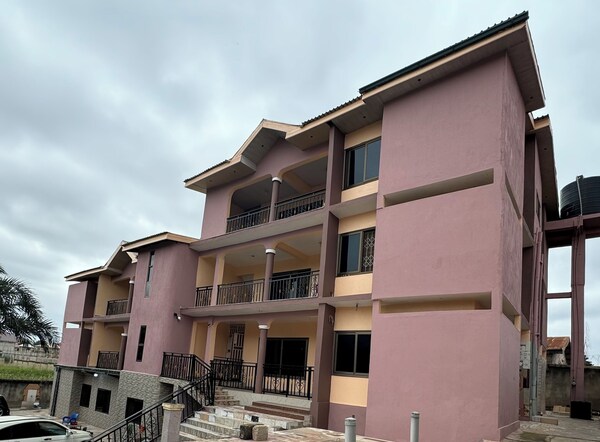 Robs Palace, Kumasi, Ashanti Region - Kumasi