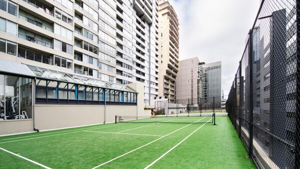 Stylish Cosy Gem W Pool, Tennis Court, & Parking - St Kilda