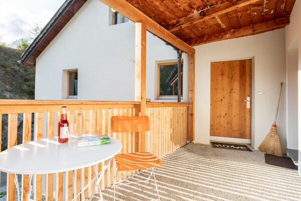 Wohnung Og Muglin: Hüttenfeeling Und Modern In Der 4.5-zimmer-maisonette-wohnung - Guarda, Schweiz