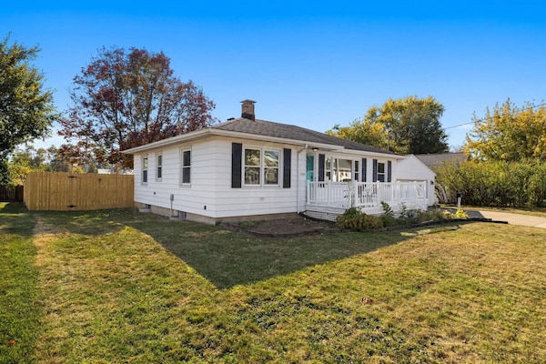 A Pop Of Color - 3bd In The Heights W/ 3 King Beds - Peoria, IL