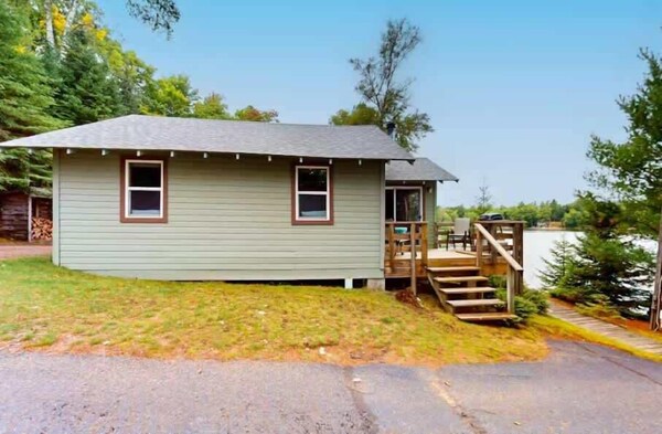 Anderson Lakeside Cabin: Beach Access - St. Germain, WI