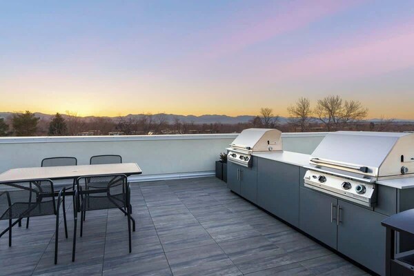 Walkable Denver Flat + Rooftop Patio On Tennyson St - Thornton, CO