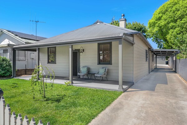 Dalton Cottage - Charm & Convenience - Orange