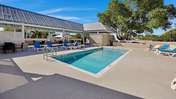 **Top Of Old Town @ Duval Square** Renovated Home + Last Key Services - Key West, FL