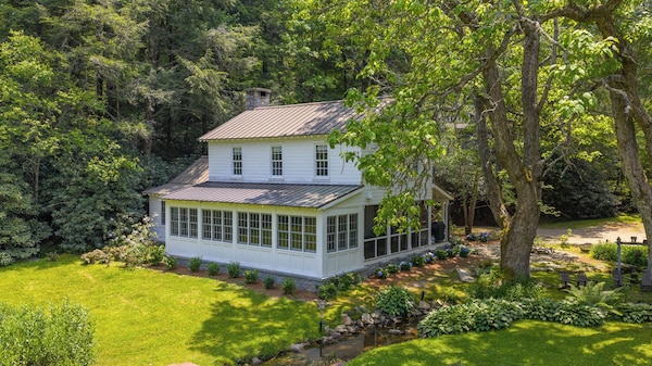 Highlands, Nc Farmhouse 1 Mile From Main Street - Highlands, NC
