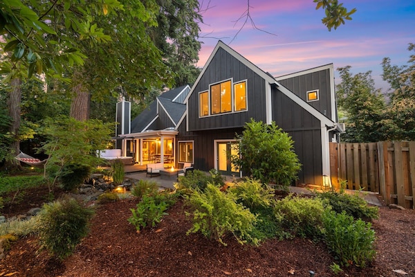 Peaceful Lake Oswego Retreat W/ Hot Tub & Firepit! - Wilsonville, OR