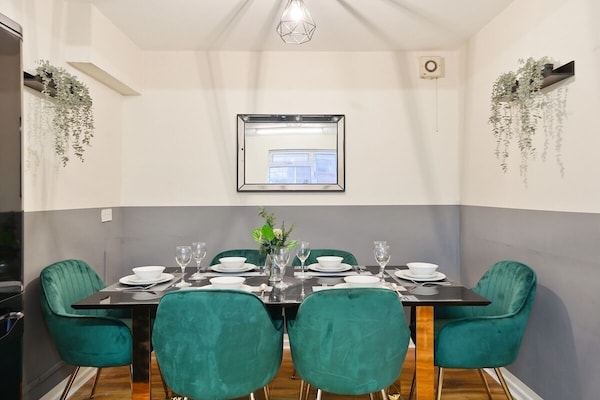 Large Bristol House - Games Room - parking - Bristol