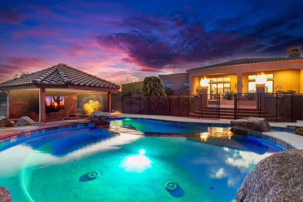 Private Luxury Desert Resort -Pool, Hot Tub, Games - Fountain Hills, AZ