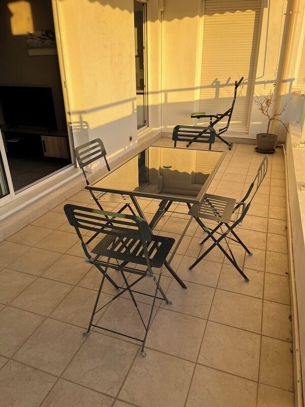 Appartement T2 De 55m2 Meublé Standing, Climatisation Et Piscine Privée. - Marseille