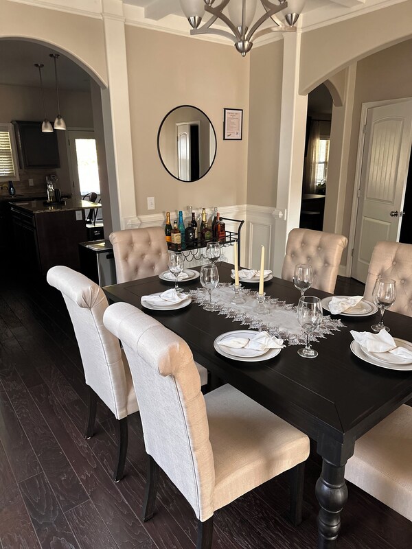 Midland Manor, Your Home Away From Home! Ps5, 86in Tv, Pool Table, Bbq & More! - Columbus, GA