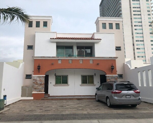 Mazatlan Beachfront Home With Swimming Pool - Cerritos Resort - Mazatlán