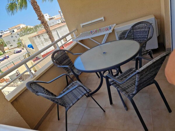 Charming 2-bedroom Apartment With Wifi, Ac In Fantastic Platja De L'arenal - Jávea