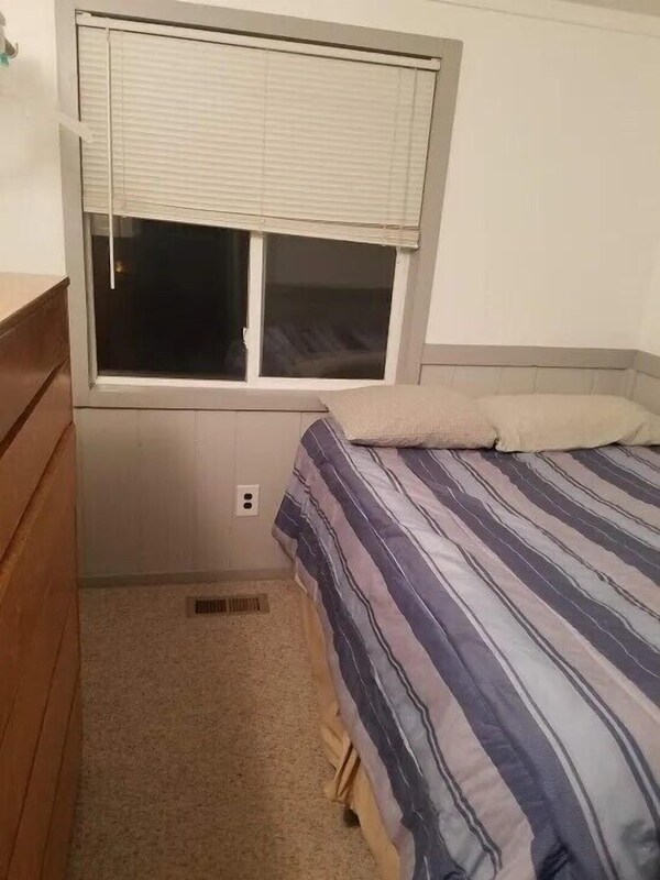 Lyman's Cozy Lakefront Cottage - Houghton Lake, MI