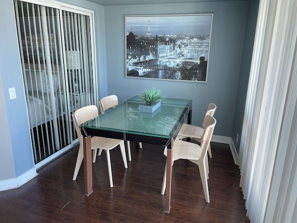 Downtown Toronto. Ph Two Bedroom + Den On 31st Floor Huge Waterfront Views. - Toronto