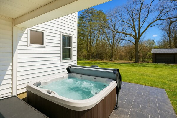 Modernized Historical Home In Downtown Medina W/hot Tub - Medina, OH
