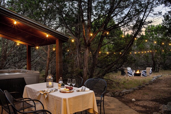 Blanco River Cabin | Hot Tub & Firepit - Canyon Lake, TX