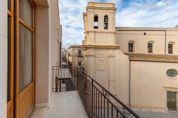 Camera 'Al Duomo - Camera Tripla' Con Terrazza Condivisa, Wi-fi E Aria Condizionata - Licata