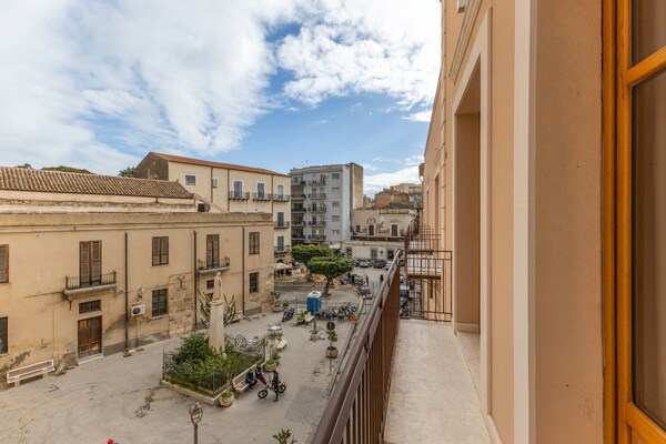 Zimmer 'Al Duomo - Camera Queen' Mit Gemeinsamer Terrasse, Wi-fi Und Klimaanlage - Licata