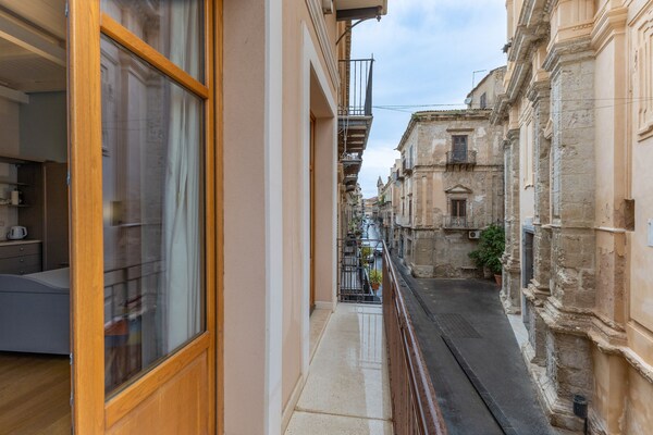 Habitación 'Al Duomo - Junior Suite' Con Terraza Compartida, Wi-fi Y Aire Acondicionado - Licata