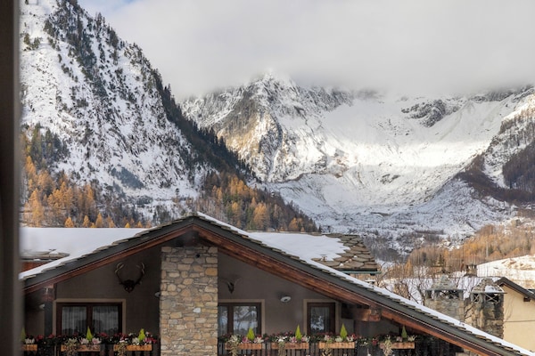 Appartement 'Maison Esterina Vista Monte Bianco' Avec Vue Sur La Montagne, Jardin Partagé Et Wi-fi - Courmayeur