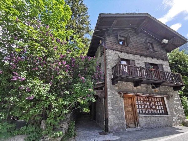 Ferienwohnung 'Maison Esterina Vista Monte Bianco' Mit Bergblick, Gemeinschaftsgarten Und Wi-fi - Courmayeur