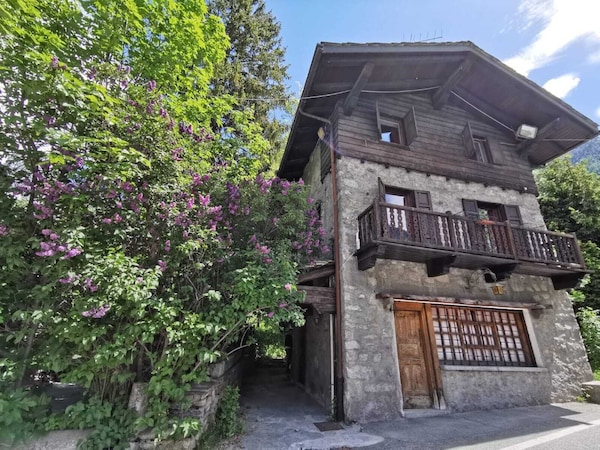 Ferienwohnung 'Maison Esterina Vista Monte Bianco' Mit Bergblick, Gemeinschaftsgarten Und Wi-fi - Courmayeur