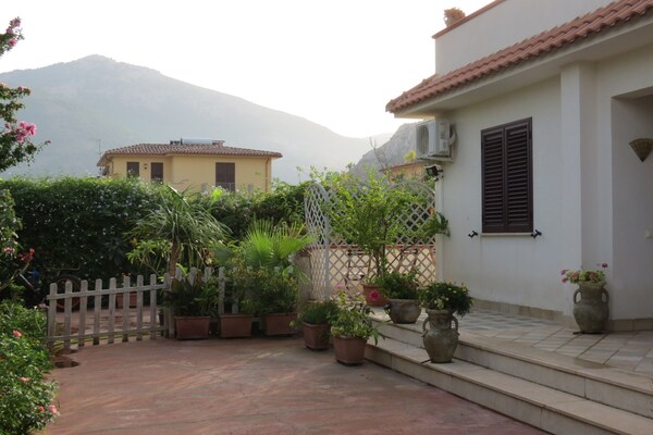 Holiday Home 'Il Roseto Di Betty E Salvo' With Private Terrace, Wi-fi And Air Conditioning - 巴勒莫