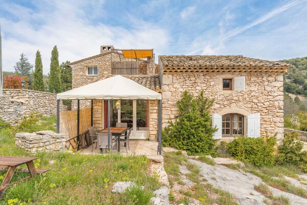 Petite Maison 'Les Buisses - Petit Gite' Avec Terrasse Privée, Jardin Partagé Et Wi-fi - Rustrel