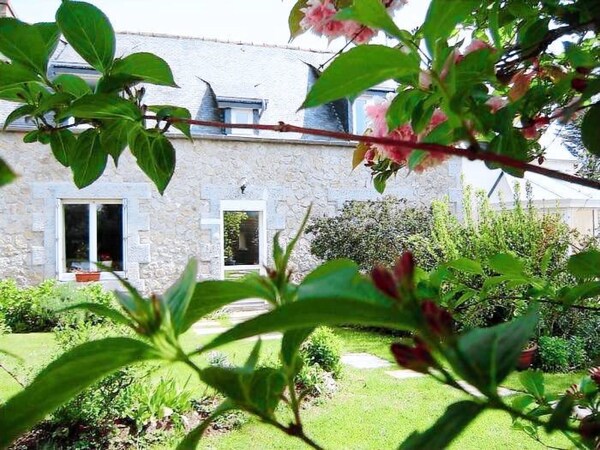 'Gite Galet Rose', 3 Stars, With Private Terrace, Private Garden And Wi-fi - Brittany