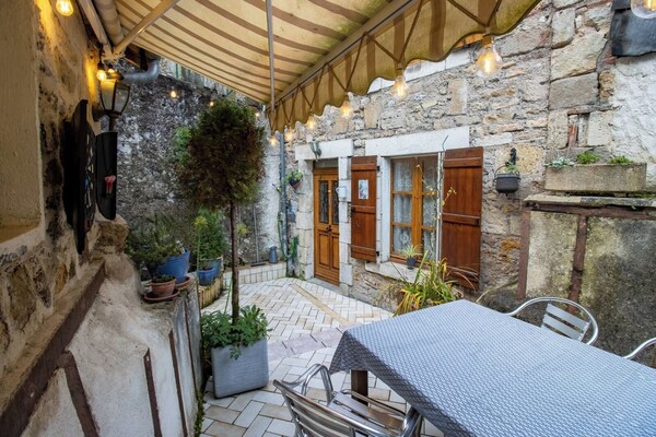 Maison De Vacances 'Maison Dans Le Centre Historique' Avec Terrasse Privée Et Wi-fi - Terrasson-Lavilledieu