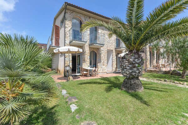 Appartement 'Bilocale Castle' Avec Piscine Partagée, Wi-fi Et Climatisation - Île d'Elbe