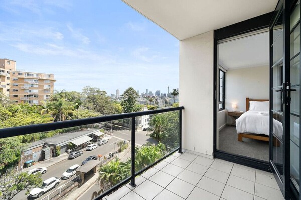 Contemporary 2 Br Apt With Harbour Views & Parking - Conseil de Manly