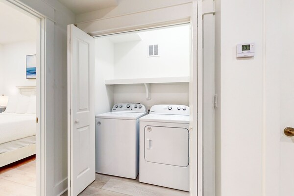 Beautiful Dog-friendly Condo, Private Washer/dryer And Close To Beach - Navarre Beach, FL
