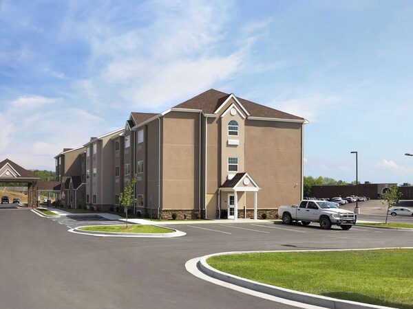 Quiet Stay With Free Breakfast | Ideal For Solo Travel Right Off Interstate 79 - West Virginia
