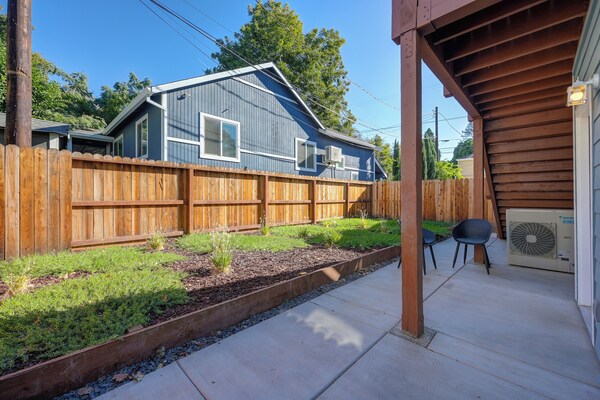 Urban Oasis In The Heart Of Sacramento! - Sacramento, CA