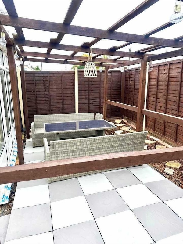 3 Bedroom Homely Retreat Near Windsor - Maidenhead