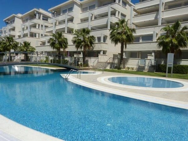 Appartement à Denia Pour 4 Personnes Avec Piscine Commune Et Proche Mer - Dénia