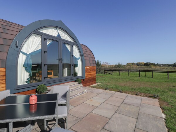 Leadon View Willow, Pet Friendly, With A Garden In Newent - Forest of Dean